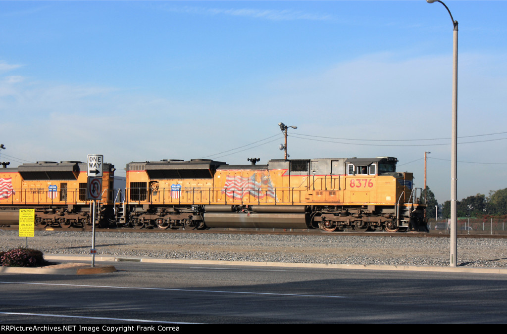 UP 8376 northbound on Alameda